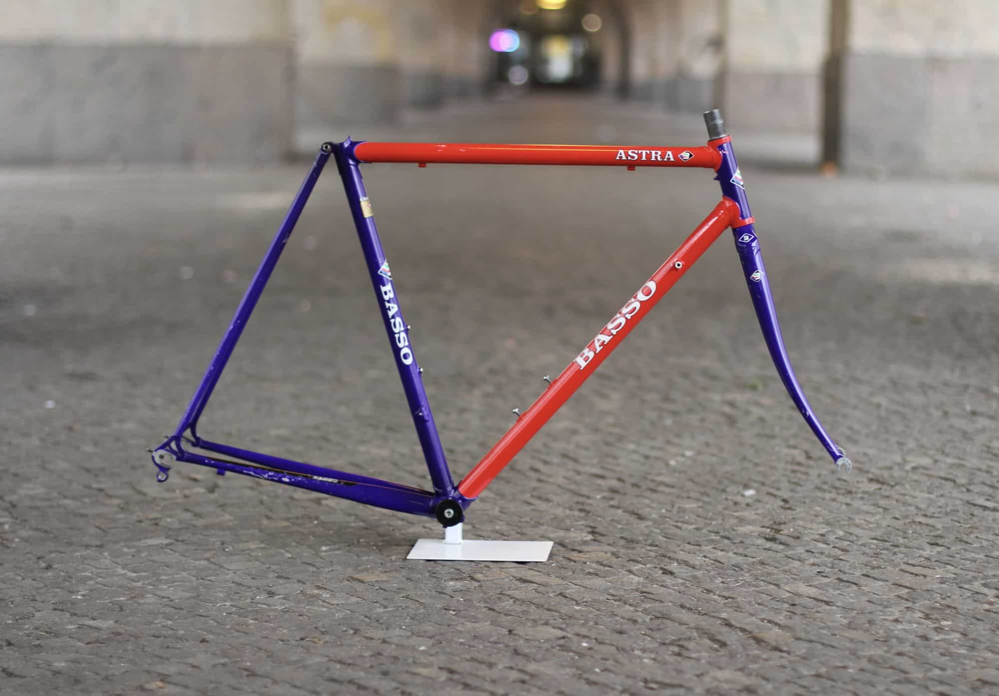 Basso Astra Columbus EL Frame / 54 cm / Blue Red – velowizard.com