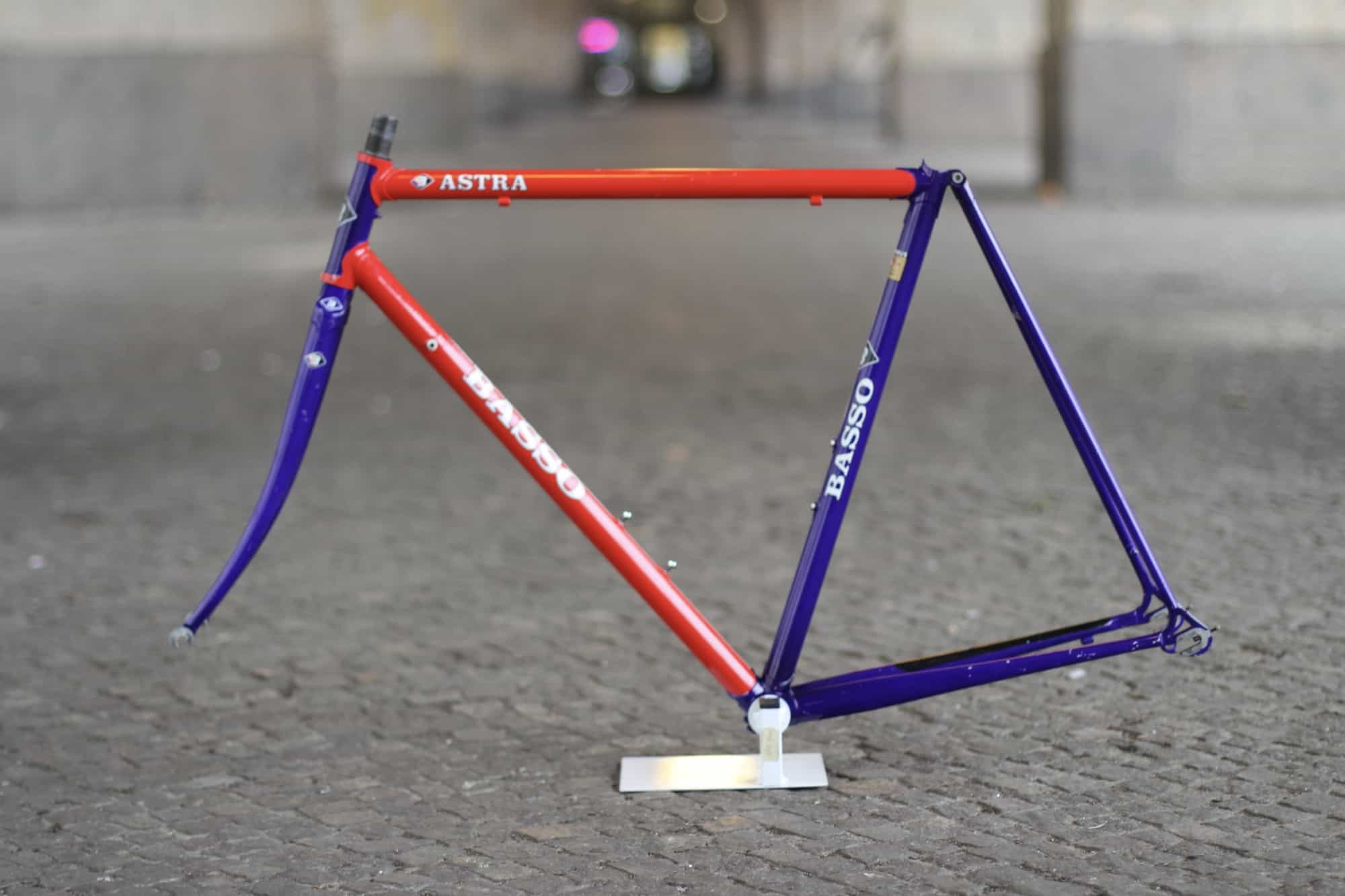 Basso Astra Columbus EL Frame / 54 cm / Blue Red – velowizard.com