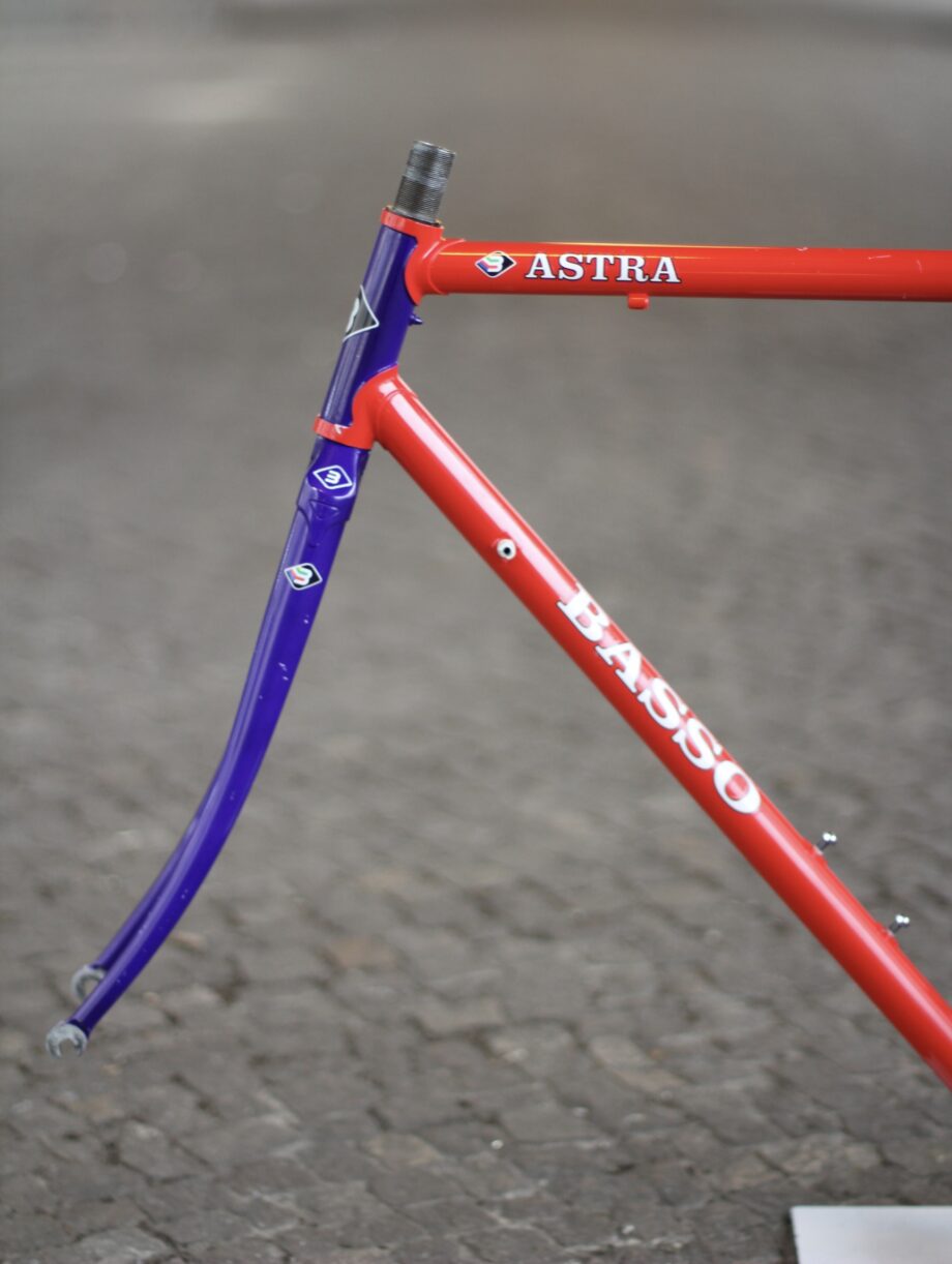 Basso Astra Columbus EL Frame / 54 cm / Blue Red - velowizard.com