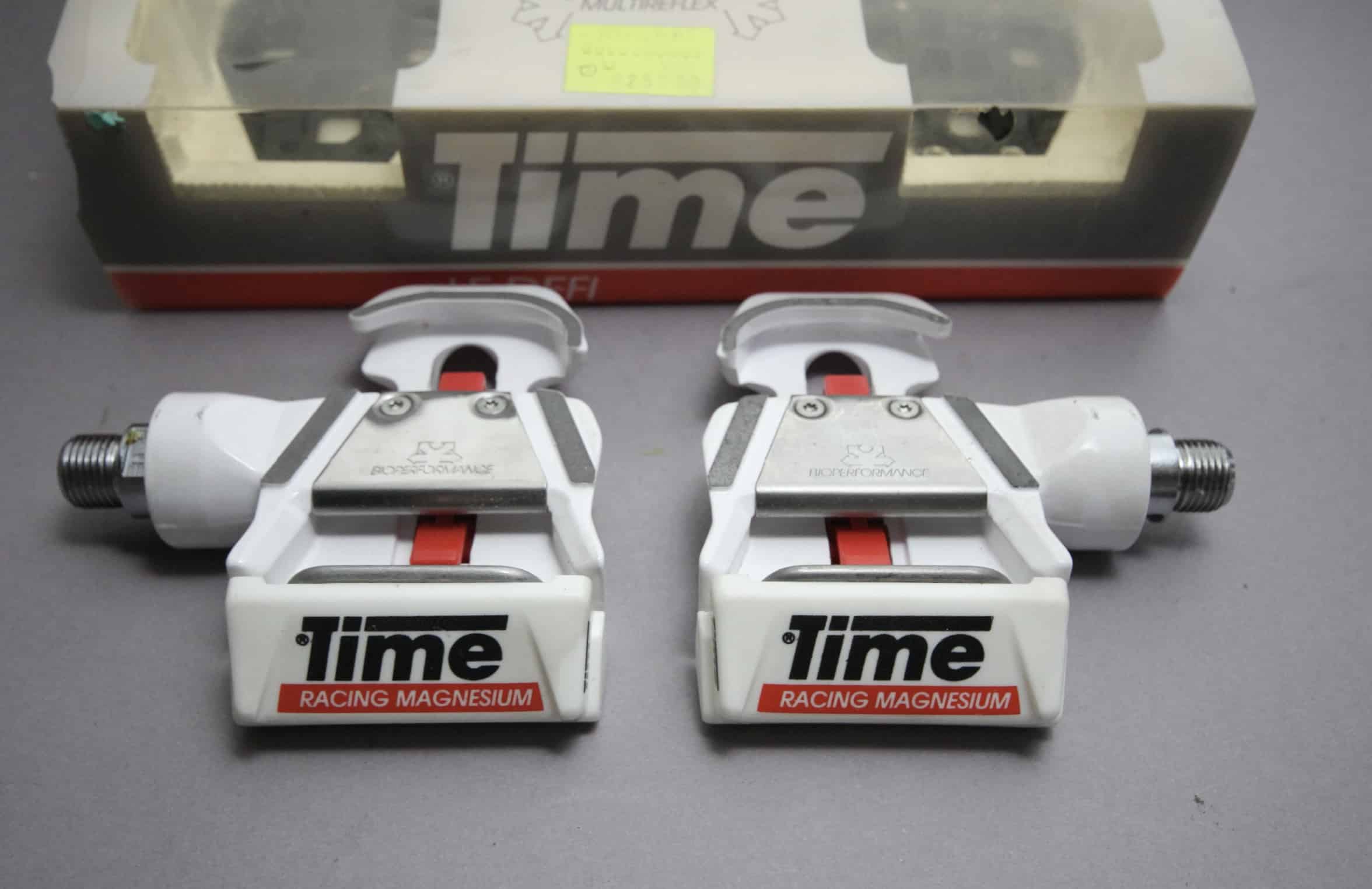 TIME Racing Magnesium Pedal / 1990 / White / NOS / NIB – velowizard.com
