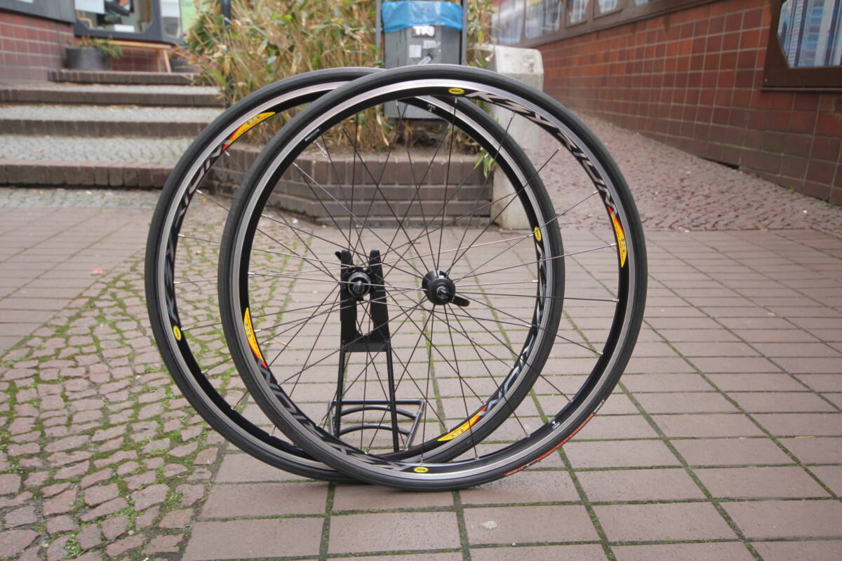 Mavic Ksyrium Equipe Wheel Set / 700C / Black – velowizard.com