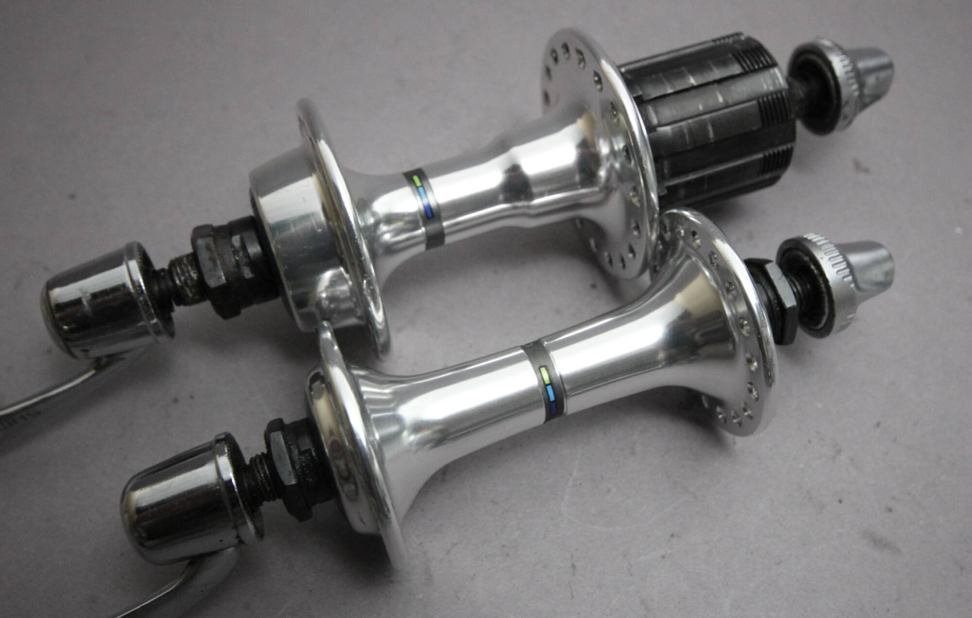Shimano 600 Tricolor Hub Set / HB FH 6401 / 36H / HG 7 Sp – velowizard.com