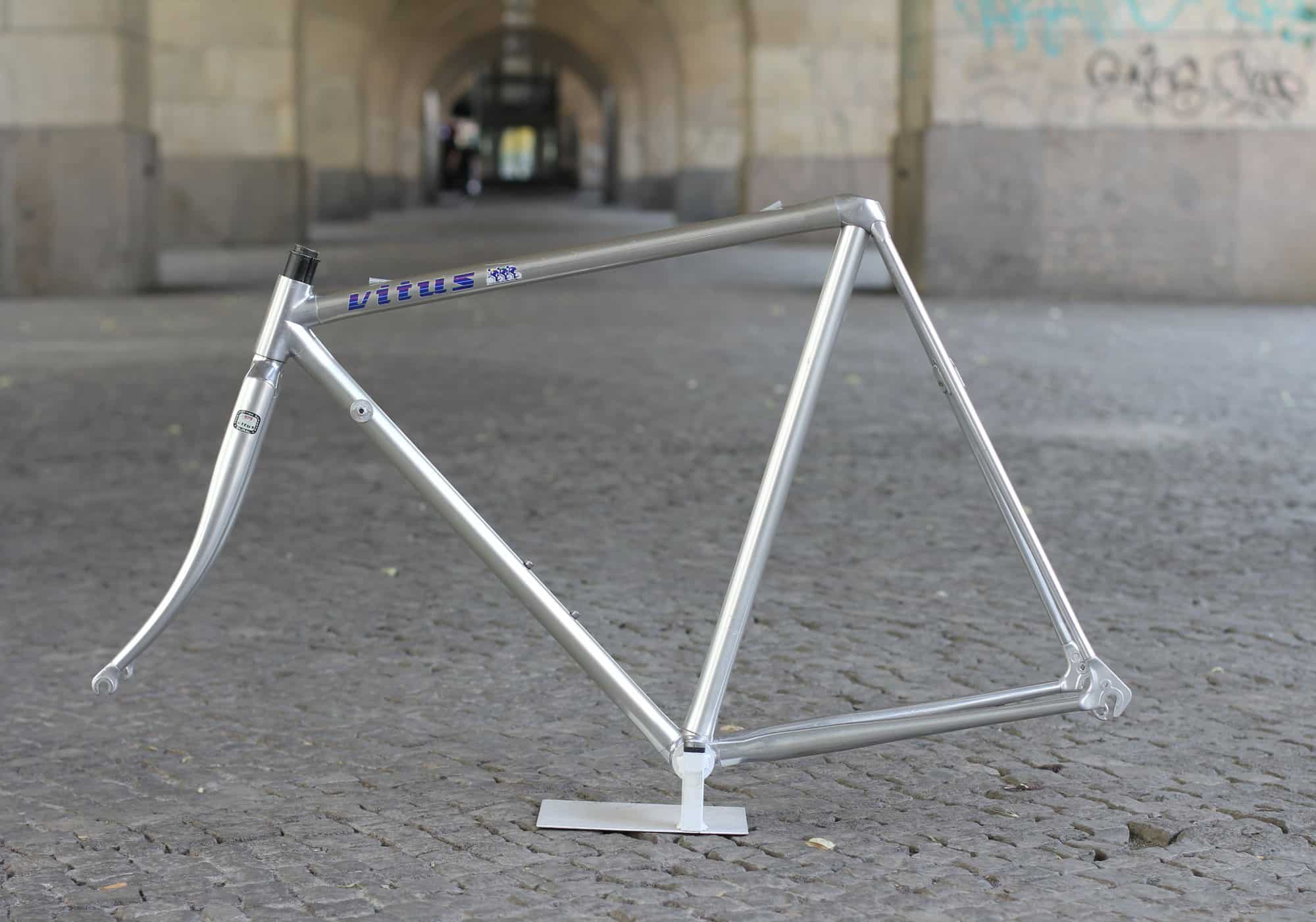 Vitus 979 Dural Pursuit Frame / 55 cm / Silver / 1.900g - velowizard.com
