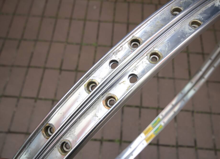 MAVIC MA2 Rim Pair / Clincher / 700C / 36 H / Silver - velowizard.com