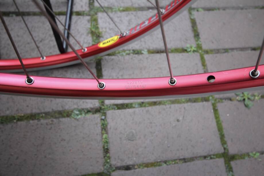 Mavic Helium Wheelset / Red / Clincher / 9 Sp – velowizard.com