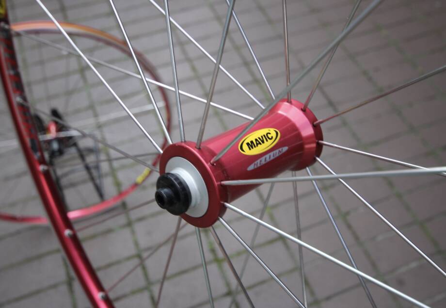 Mavic Helium Wheelset / Red / Clincher / 9 Sp – velowizard.com