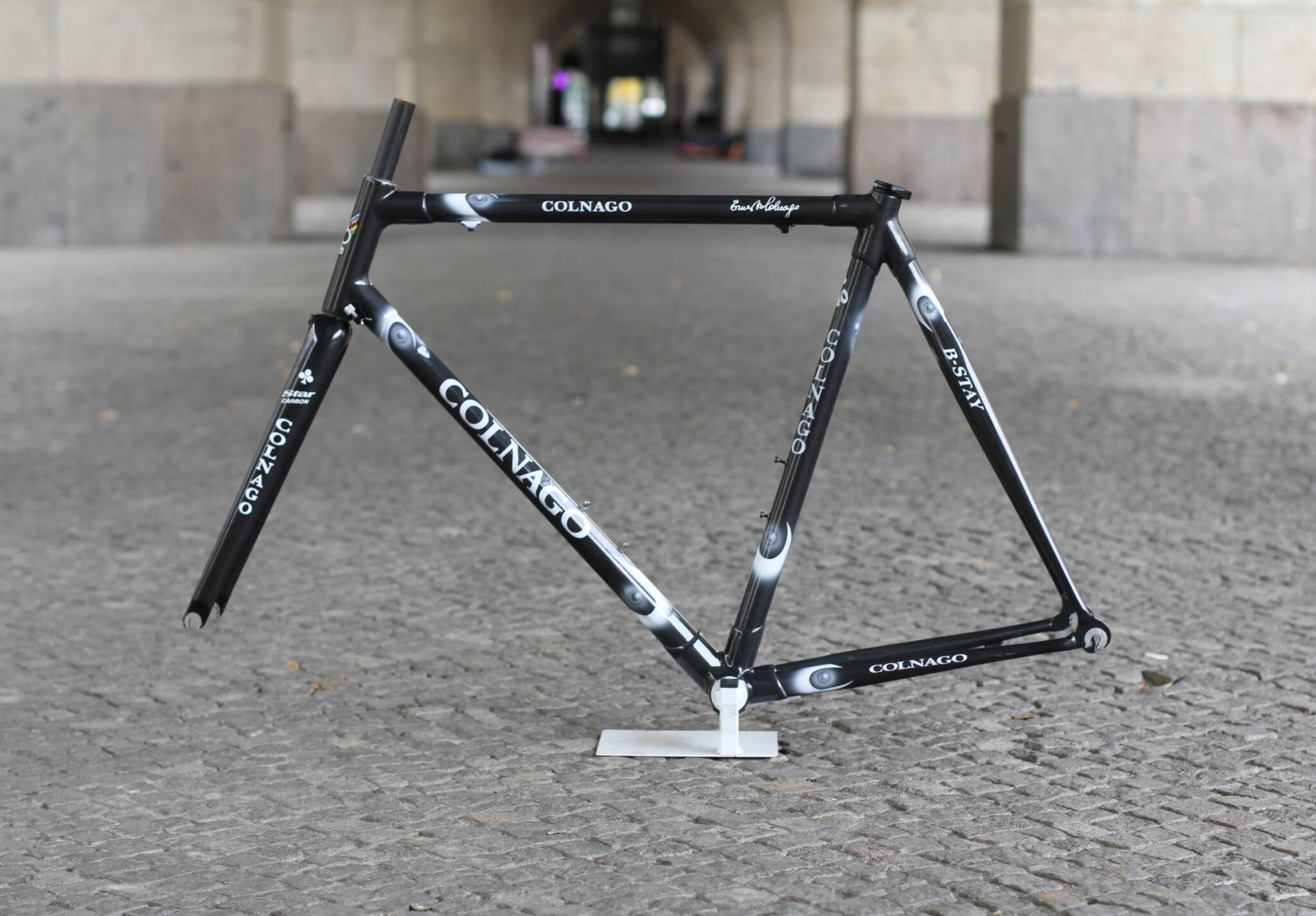 Colnago C40 B-Stay Carbon Frame & Star Fork / 56 cm / 1.672g ...