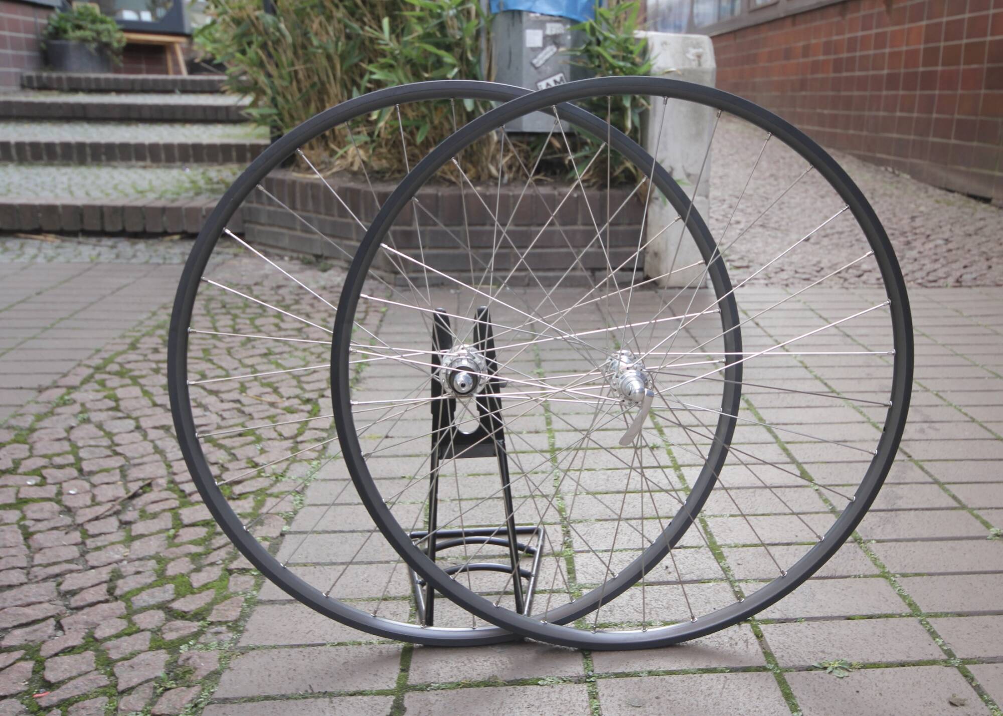 Shimano Dura Ace FH 7700 HB Hub / Mavic Ceramic / Clincher / 32H ...