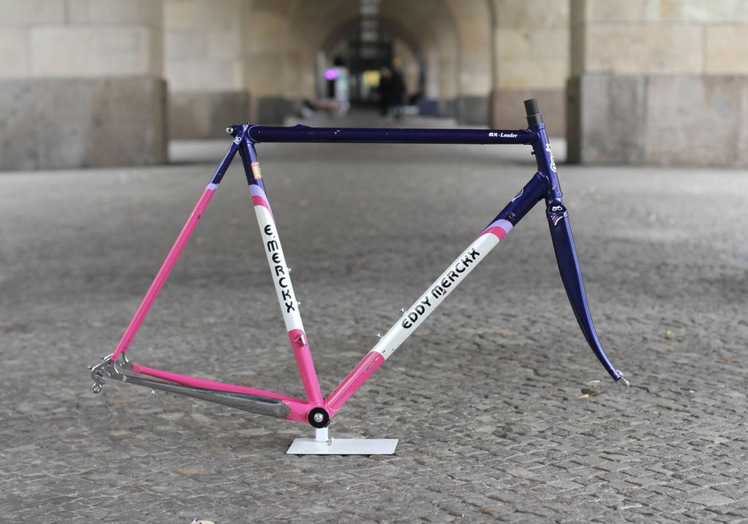 Eddy Merckx MX Leader Frame / 55 cm / Magenta Blue - velowizard.com