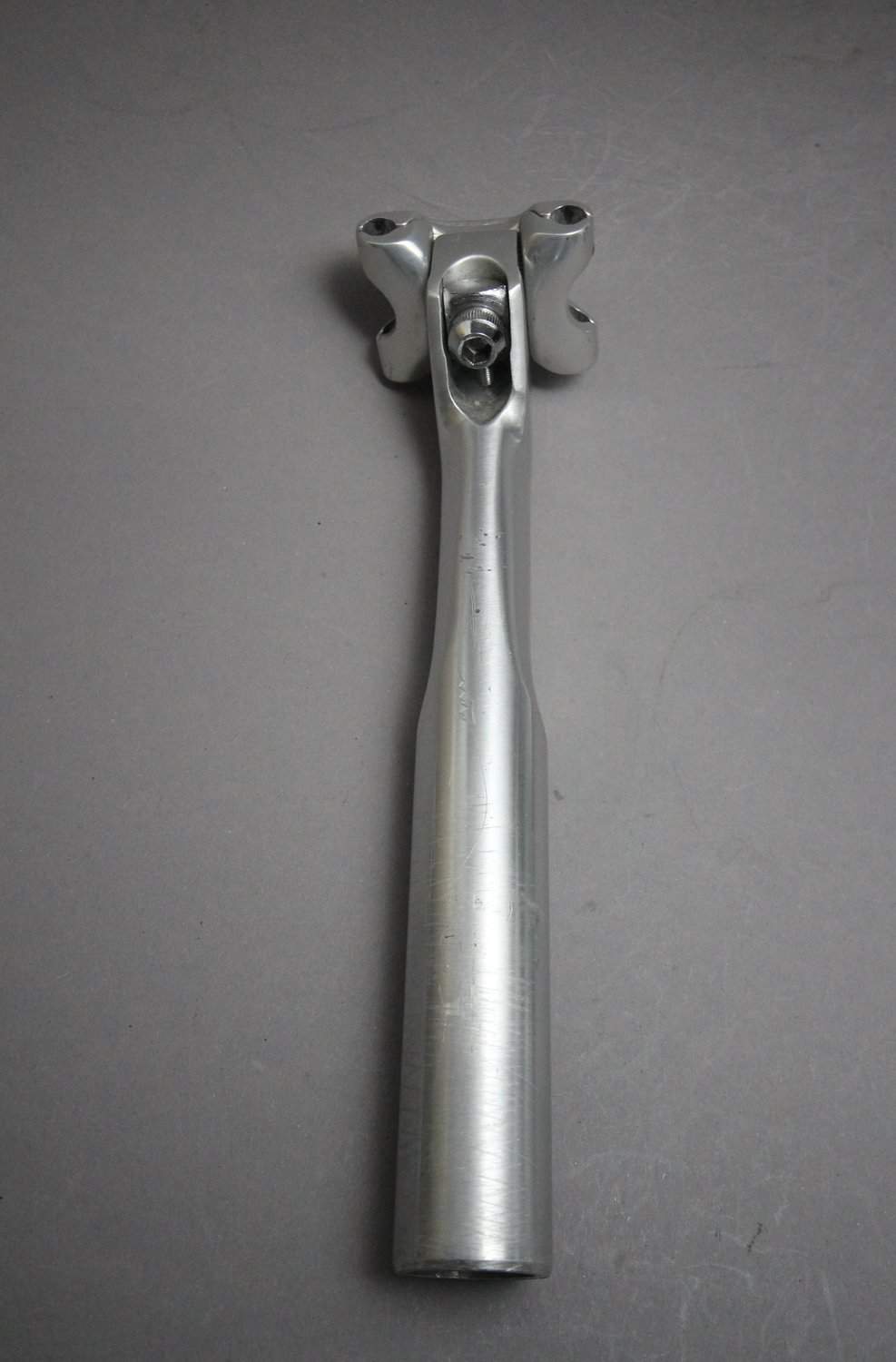 Shimano Dura Ace SP-7400-B Seat Post / ø 27.0 mm / 1988 - velowizard.com