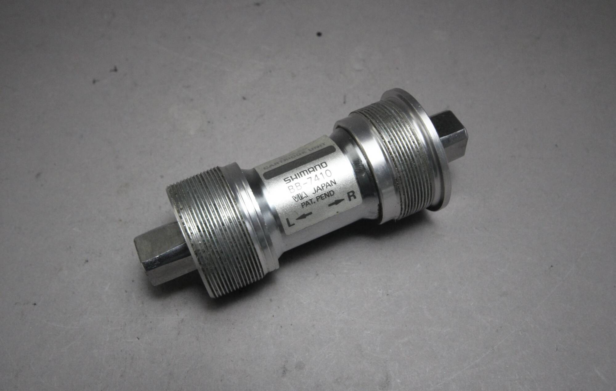 Shimano Dura Ace BB 7410 Bottom Bracket / ITA / 1992 - velowizard.com