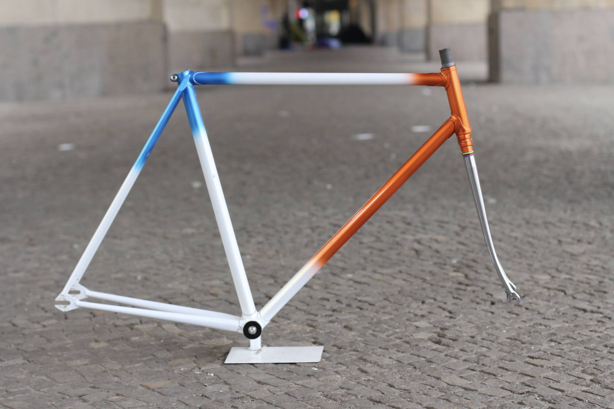 Presto Amsterdam Track Frame / 55 cm / White Blue Copper – velowizard.com