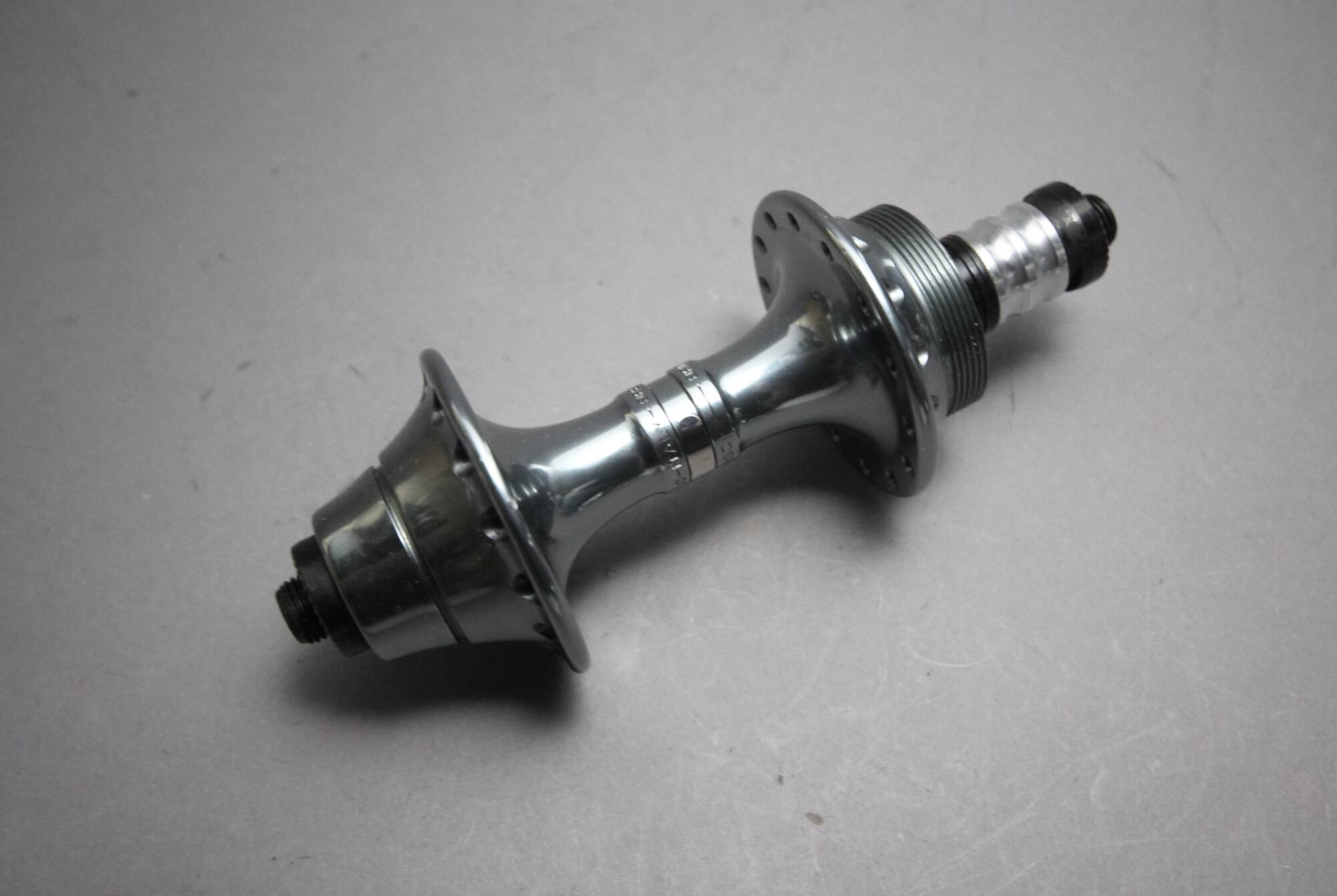 Campagnolo C-Record Rear Hub / 28H / Century / NOS - velowizard.com