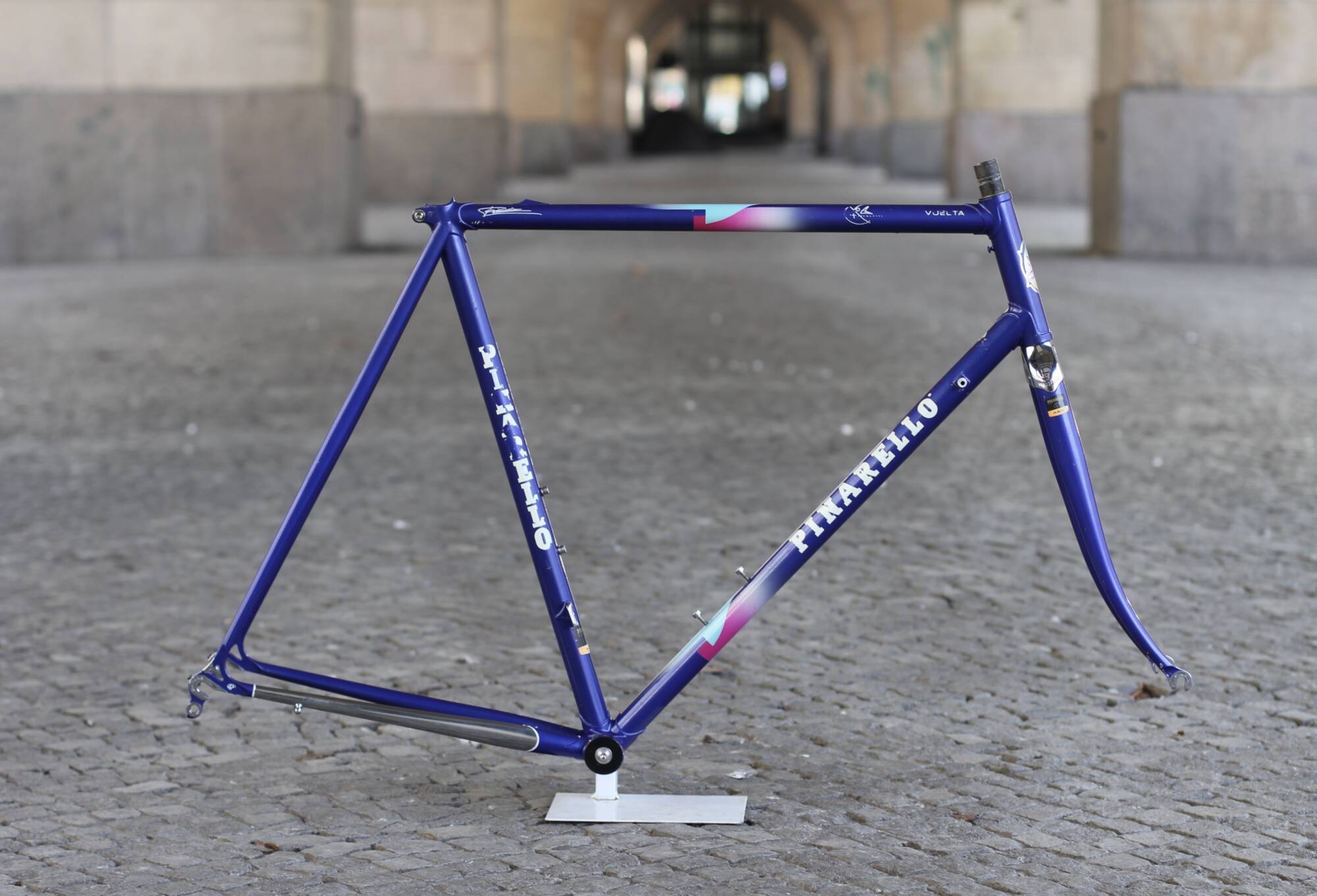 Pinarello Vuelta ARX Frame / 57 cm - velowizard.com
